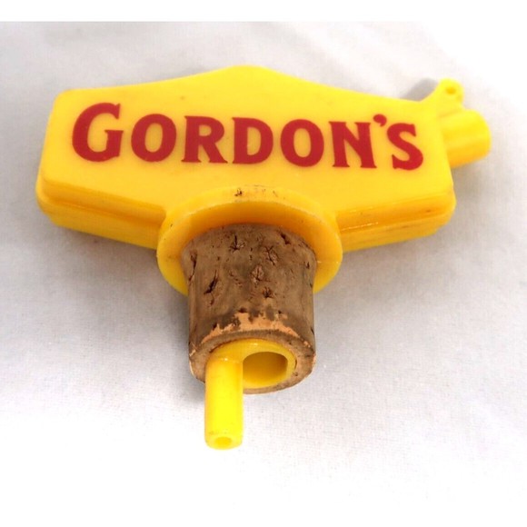 Gordons | Kitchen | Vintage Gordons Gin Bottle Pourer Plastic Barware ...